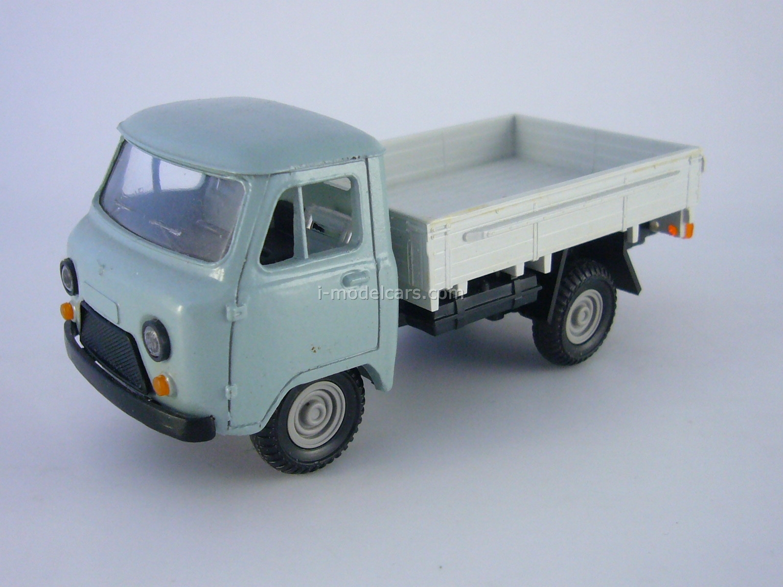 MODEL CARS UAZ-452D gray-white Russian Miniature USSR 1:43